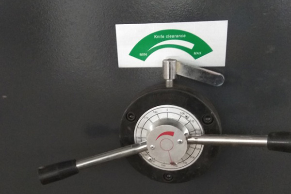 How to Adjust the Blade Gap of Hydraulic Shearing Machine - RAYMAX